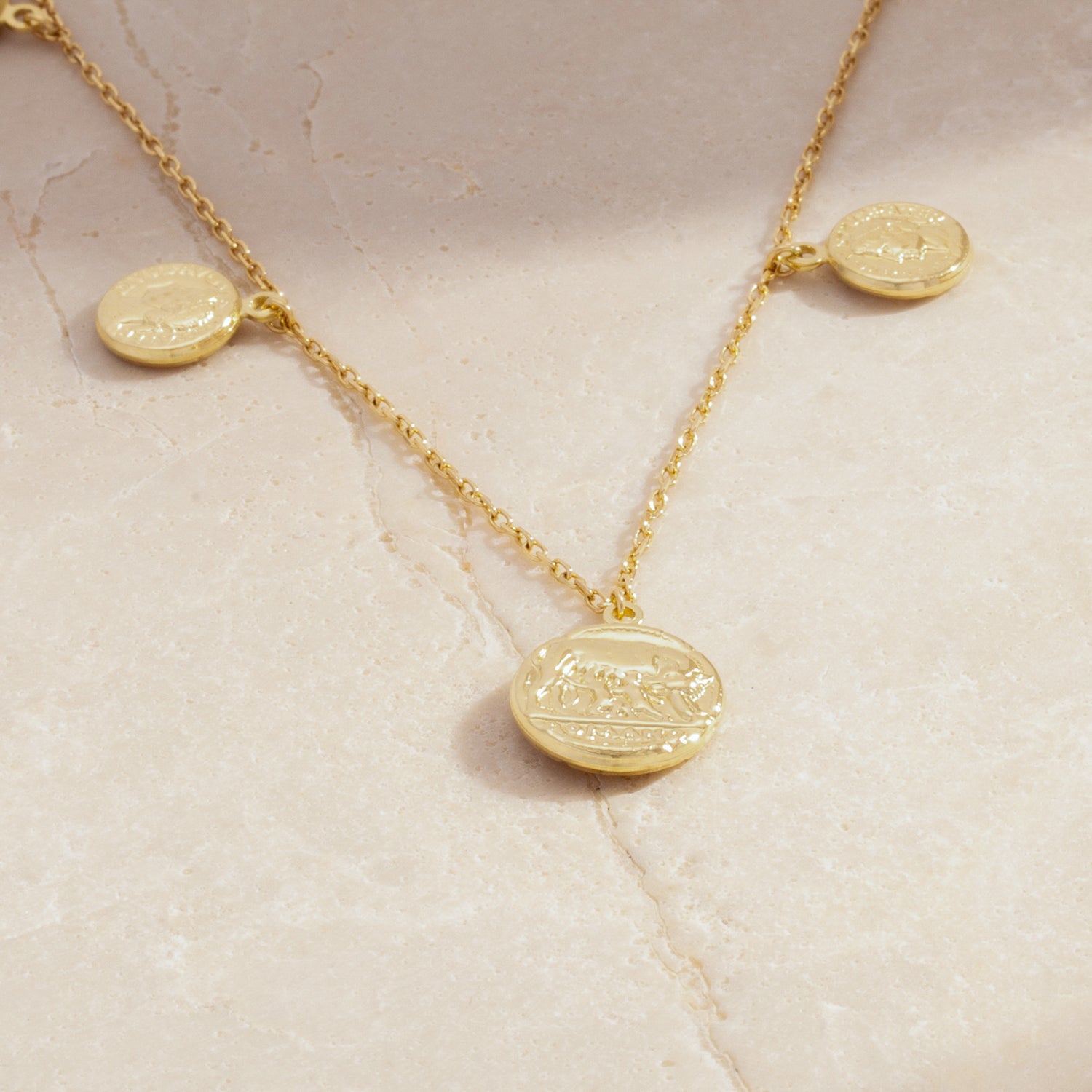 Elegance in Every Detail: Mikosa’s 18K Gold Jewellery